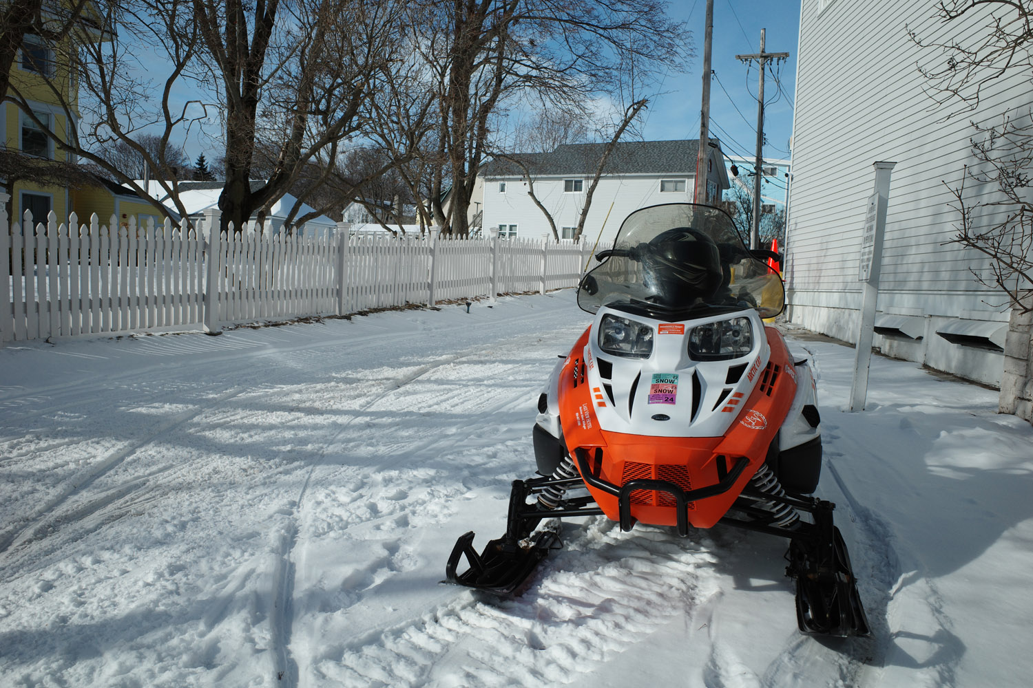 In Winter, Mackinac Island Runs on Snowmobiles - Michigan Enjoyer